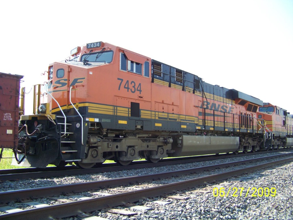 BNSF ES44DC 7434